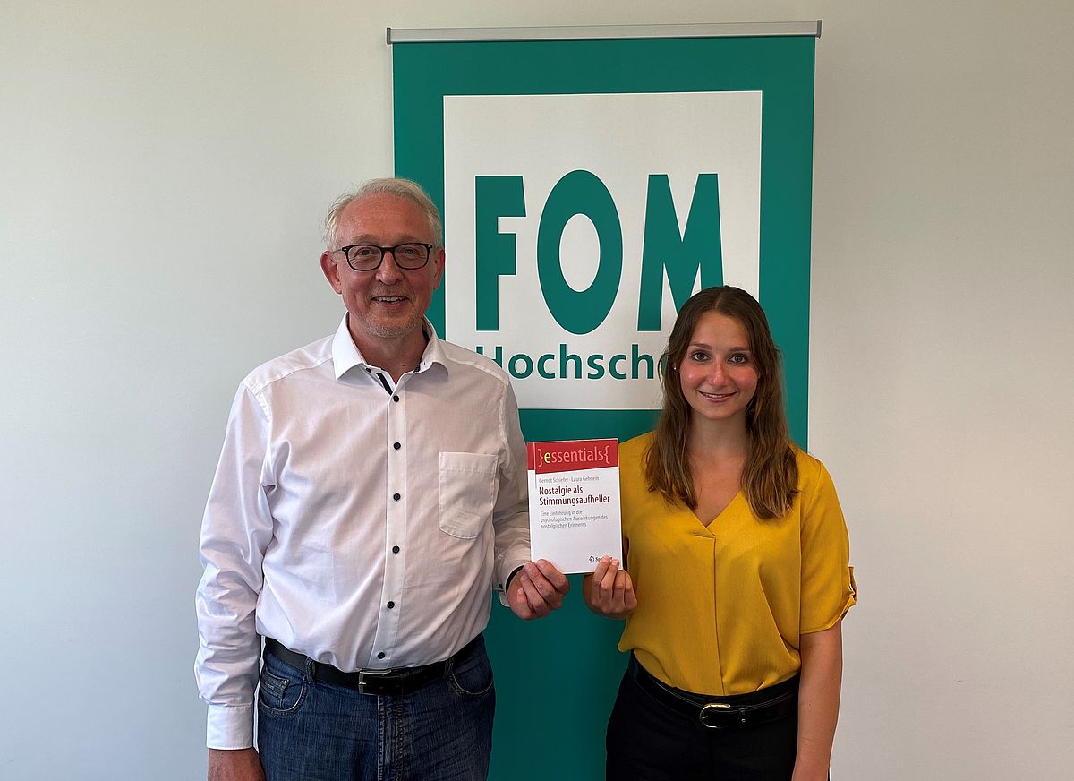 FOM Hochschule: Absolventin und Professor veröffentlichen gemeinsames ...